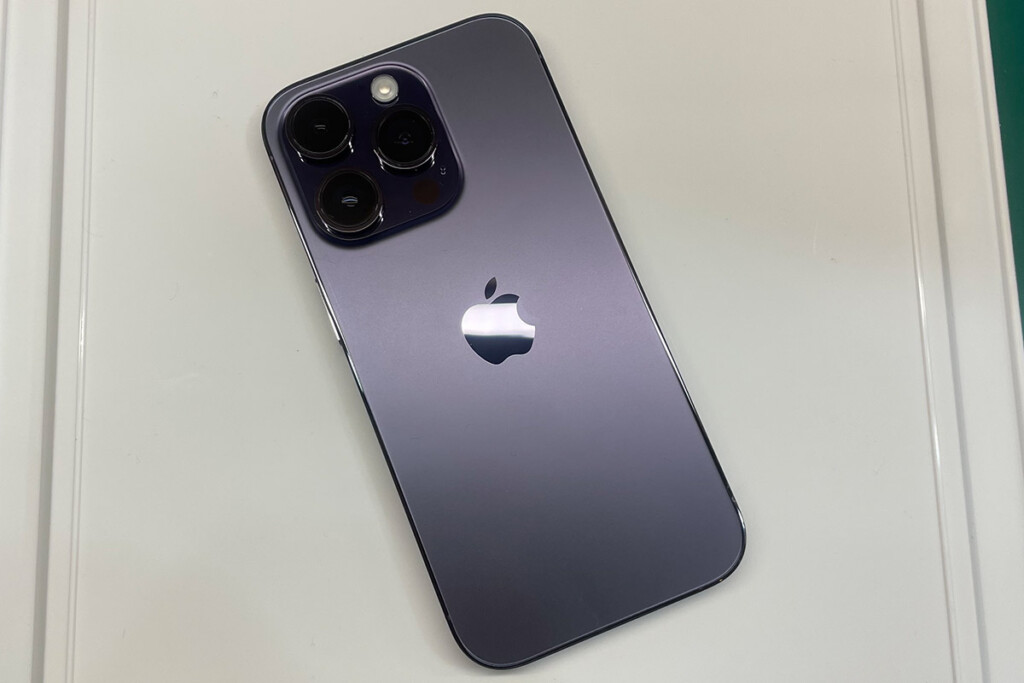 大阪堺筋本町 iPhone 14 Pro ディスプレイが緑色で動かない修理 – APPLEMAC スマートフォン／マックパソコン買取・修理・中古販売