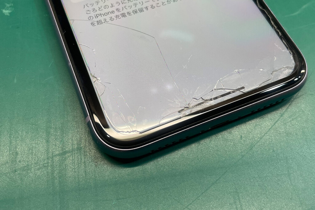 大阪堺筋本町 iPhone 11 ディスプレイに明るさの異なる斑点改善修理 – APPLEMAC スマホ／パソコン買取・修理・中古販売